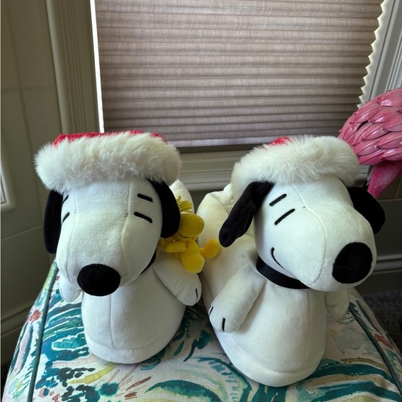 American Eagle Outfitters | Shoes | Peanuts Snoopy Plush Holiday ...
